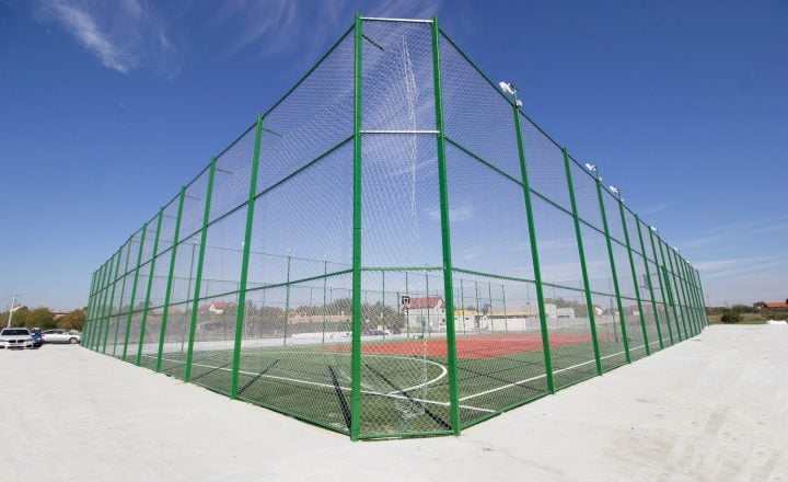 Amenajare terenuri si baze sportive cu gazon sintetic si ...