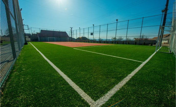 Amenajare terenuri si baze sportive cu gazon sintetic, natural si ...